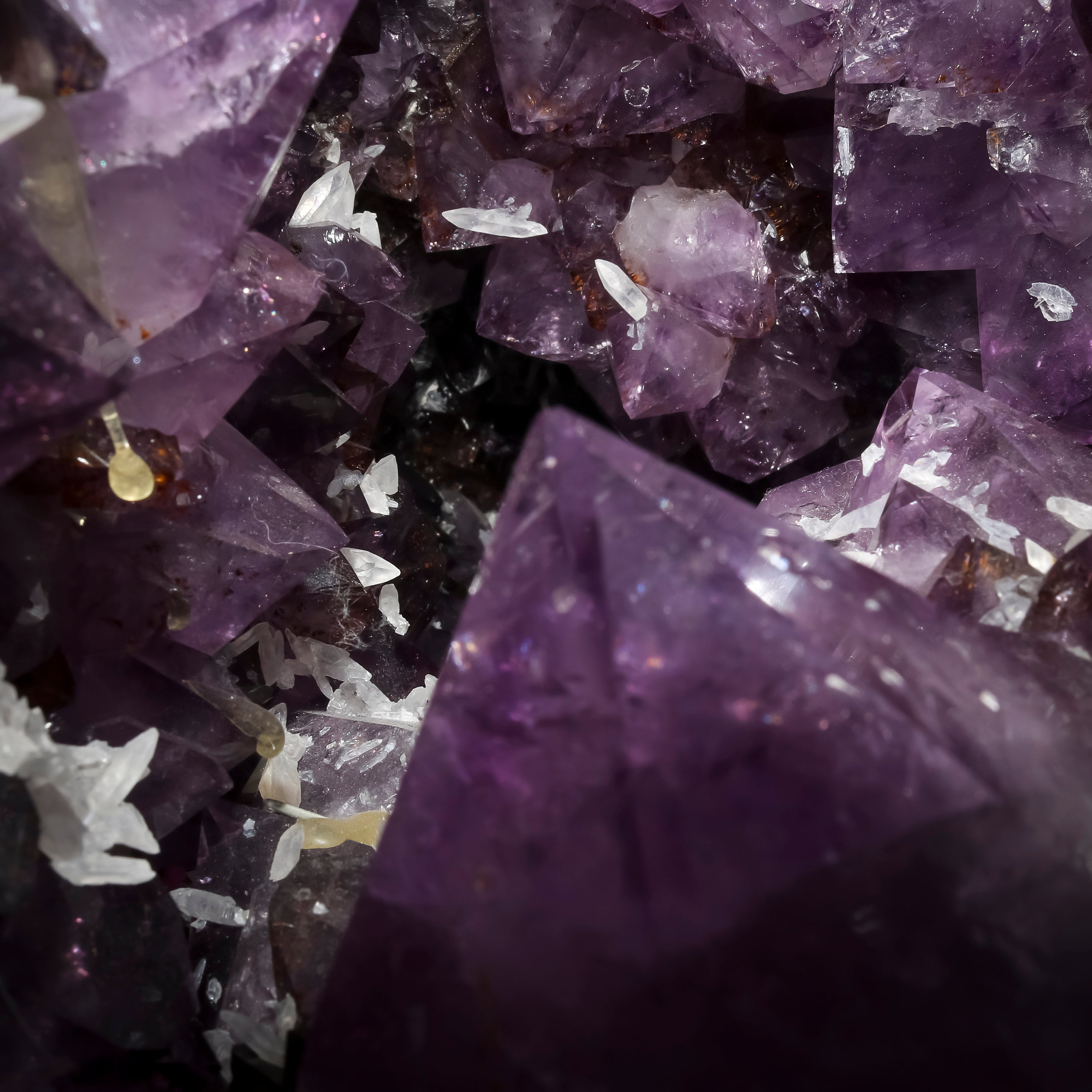 Clusters & Geodes – The Rock Space